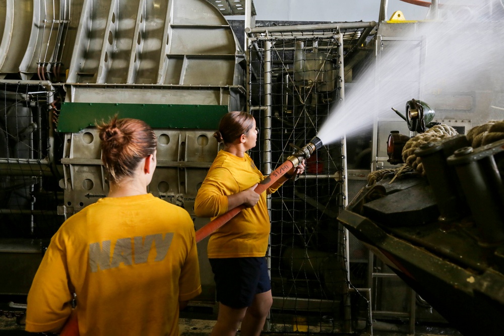 DVIDS - Images - Wash down aboard USS Anchorage