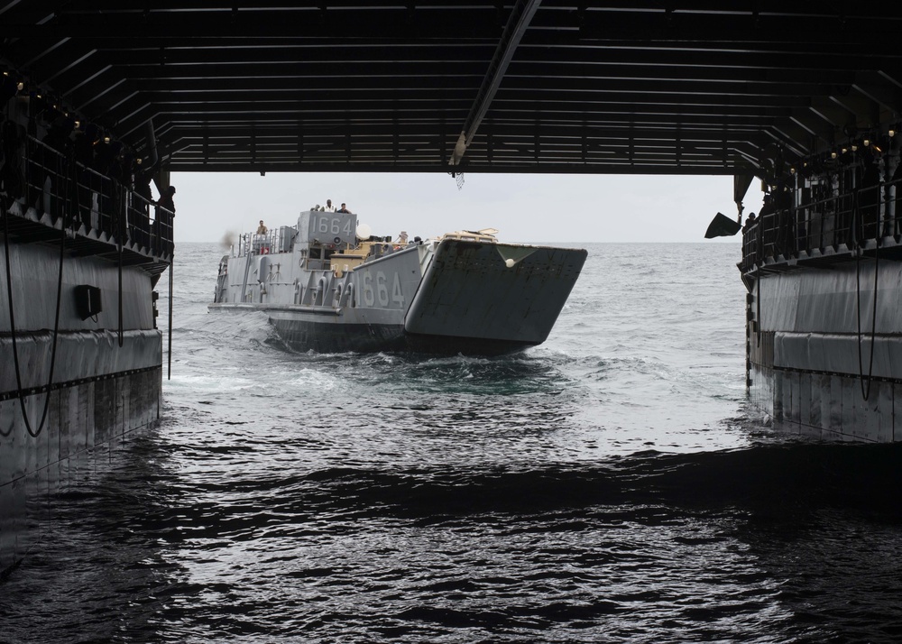 DVIDS - Images - Oak Hill is underway for a Composite Unit Training ...