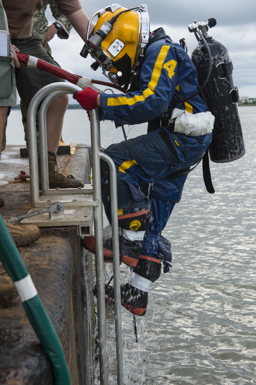 DVIDS - Images - CSS Georgia salvage operation [Image 7 of 7]