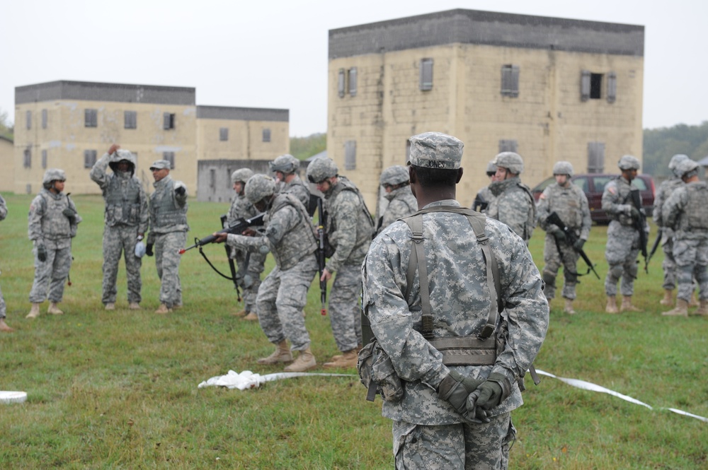 DVIDS - Images - 102nd Signal Battalion field training exercise [Image ...