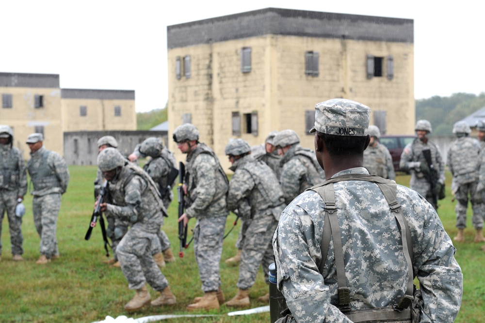 DVIDS - Images - 102nd Signal Battalion field training exercise [Image ...