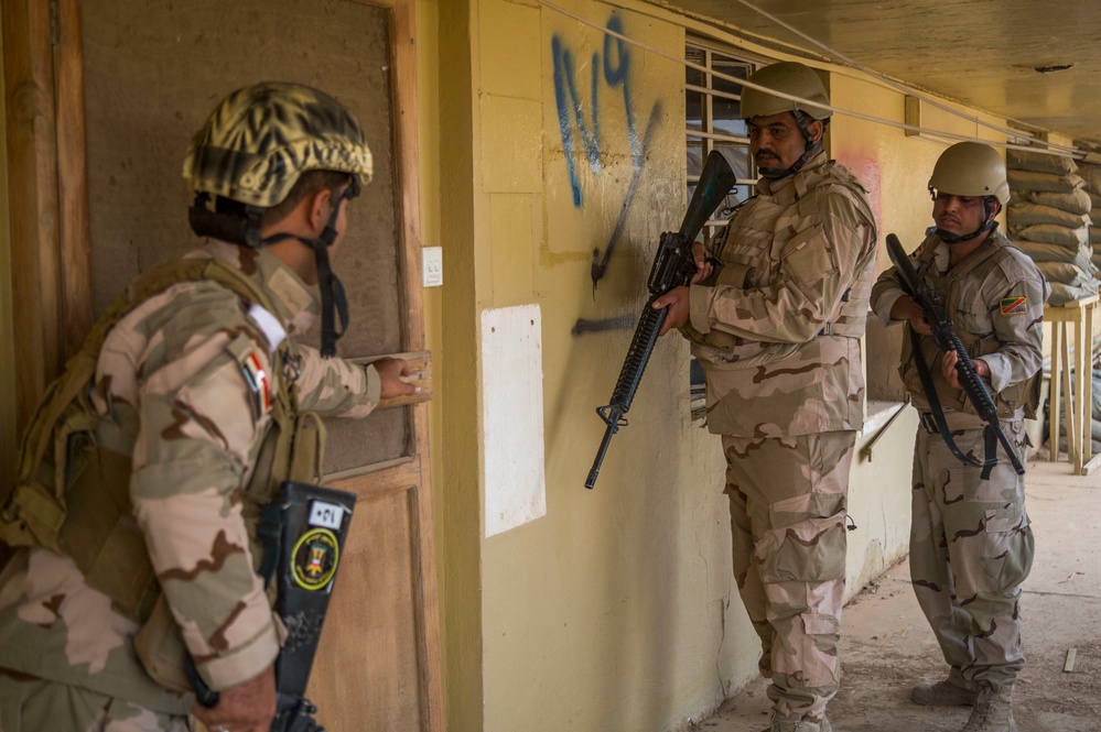 DVIDS - Images - Coalition trains Iraqi NCOs to train their soldiers ...