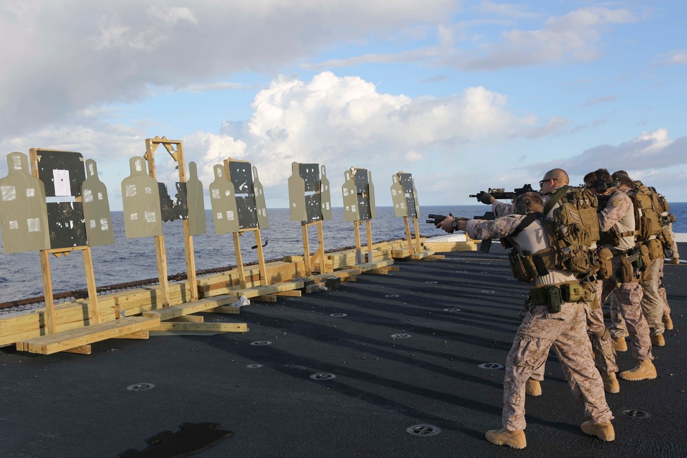 DVIDS - Images - Force Reconnaissance Platoon shoots off the deck of ...
