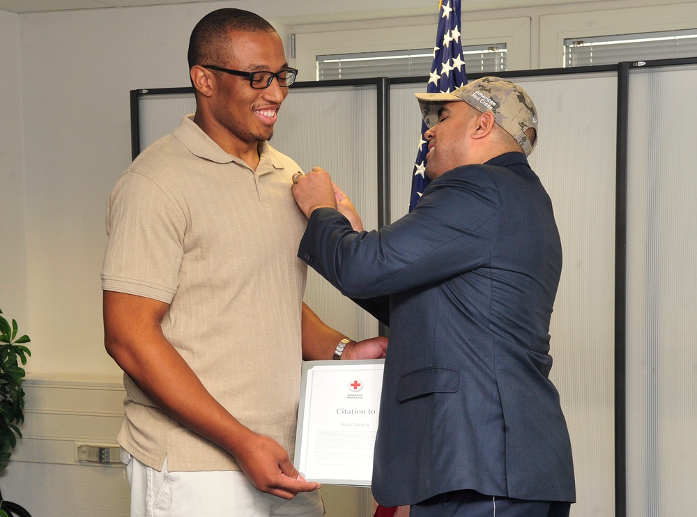 DVIDS - Images - KMCC caregiver receives Red Cross Lifesaver Award ...