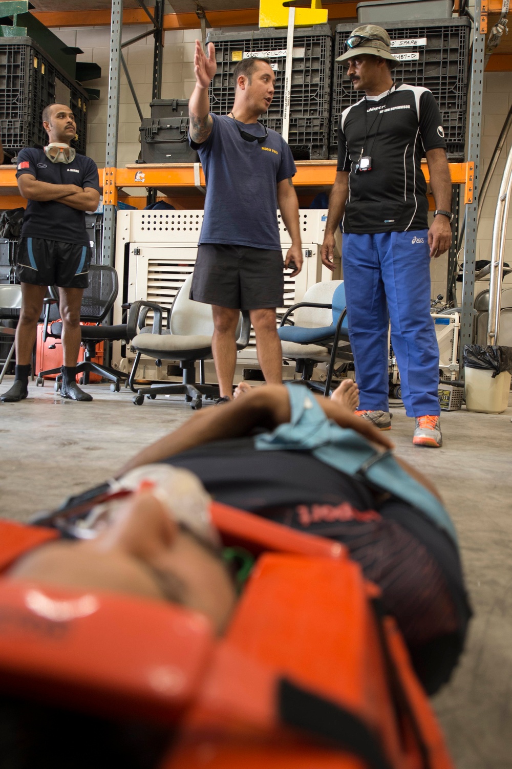 DVIDS - Images - CTG 56.1 conducts dive SMEE with Bahrain coast guard ...