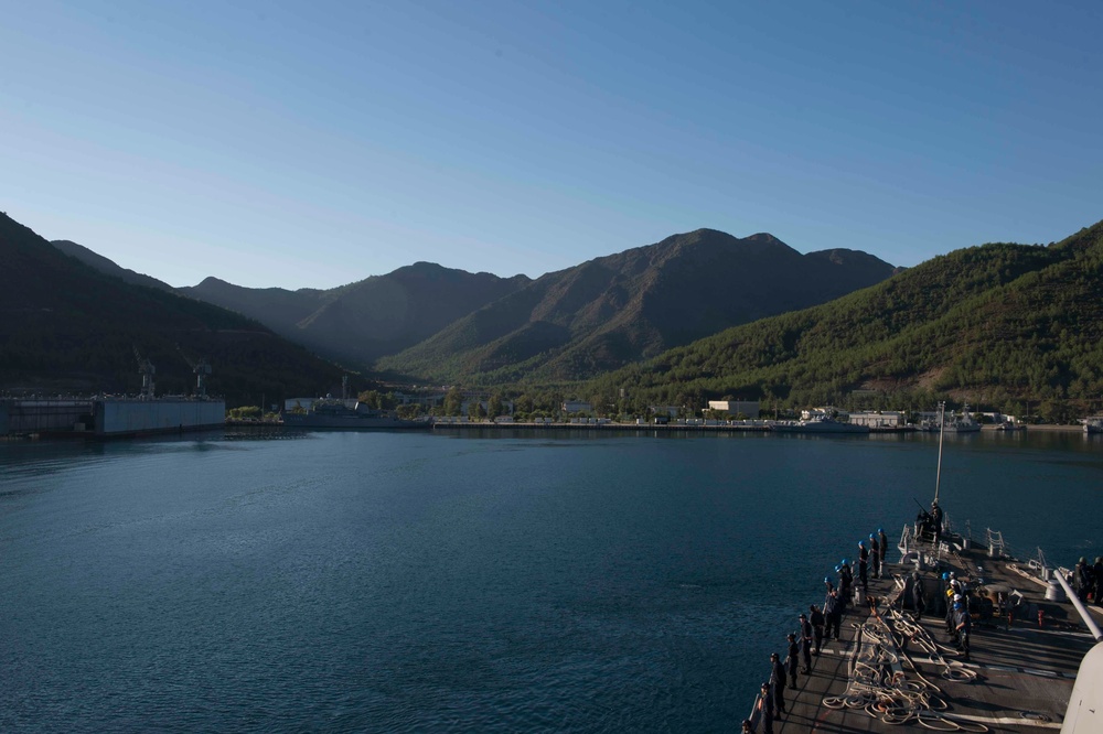 DVIDS - Images - USS Donald Cook action [Image 2 of 5]