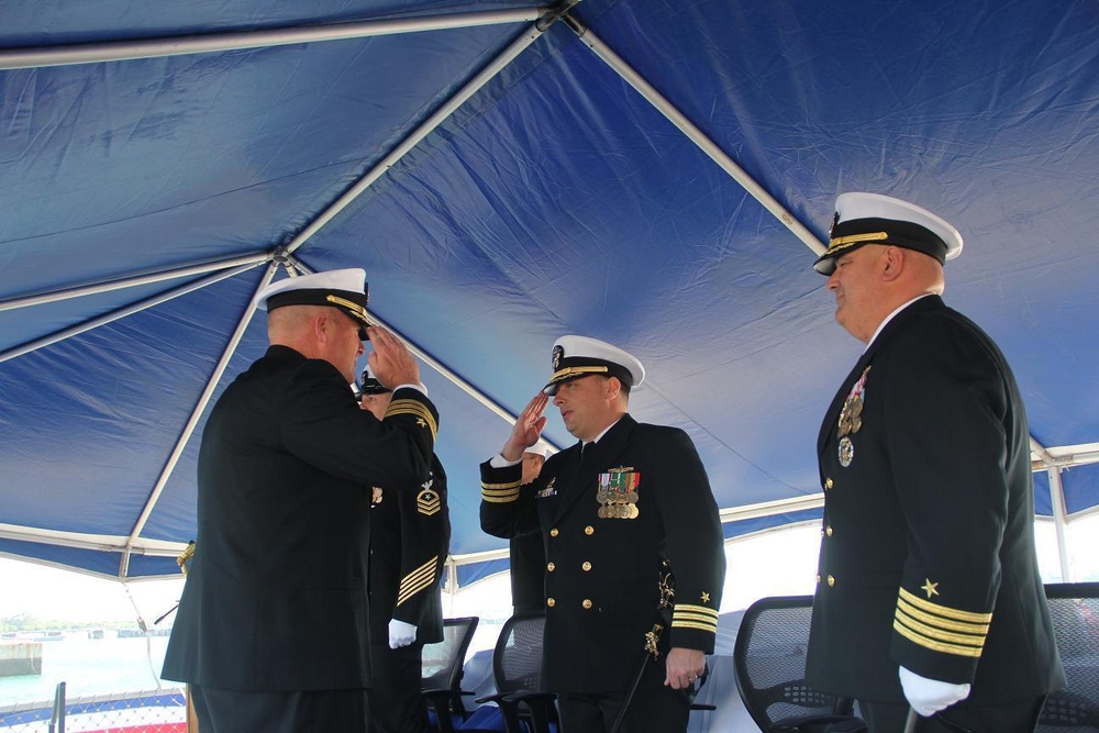 DVIDS - Images - USS Ross change of command [Image 2 of 2]