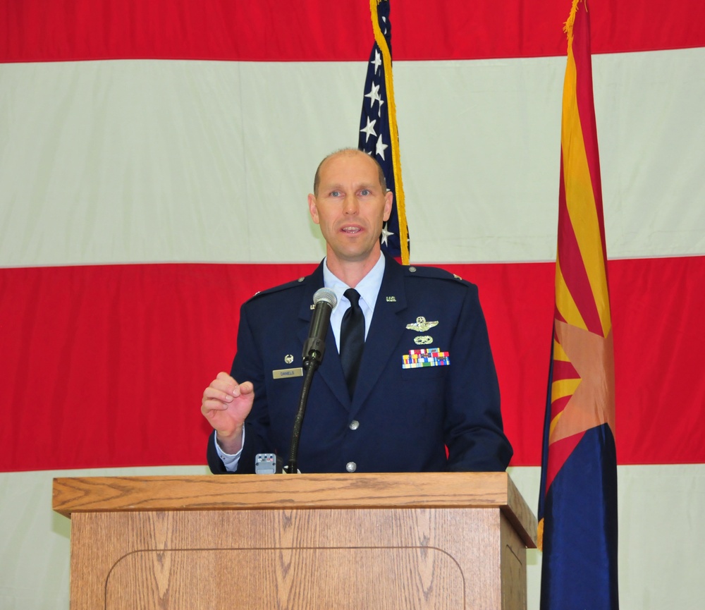 DVIDS - News - Arizona’s Tanker wing welcomes new commander