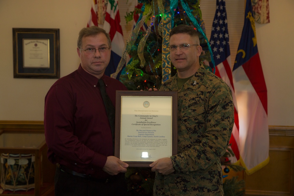 DVIDS - Images - Award Ceremony [Image 4 of 21]