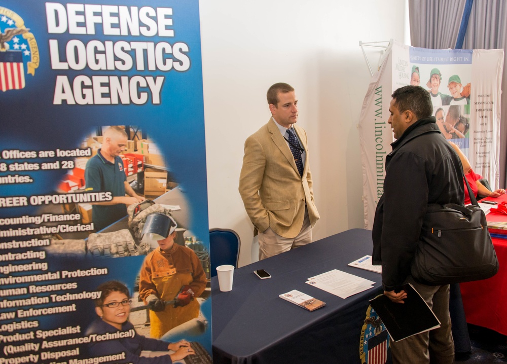 DVIDS - News - Joint Base Anacostia-Bolling hosts 'Hiring our Hereos'