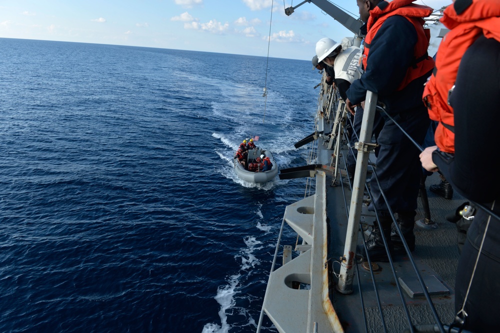 DVIDS - Images - USS Ross operations [Image 4 of 5]