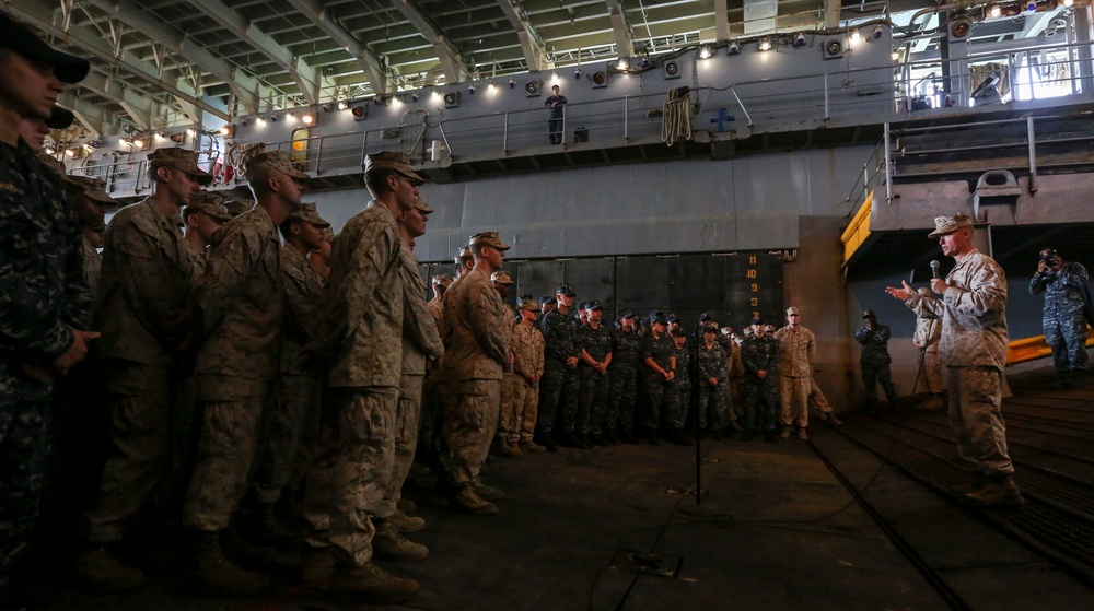 DVIDS - Images - CTF-51 commander visits the USS Oak Hill [Image 1 of 3]