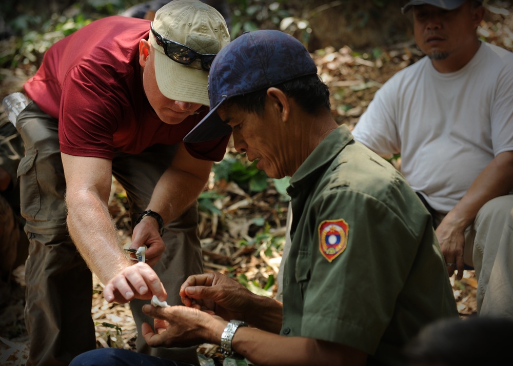 DVIDS - Images - Joint Investigation Team [Image 5 of 5]