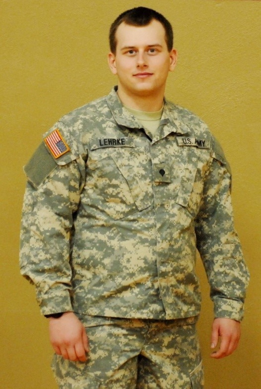 DVIDS - News - Local Soldier shares military experience, skills with scouts