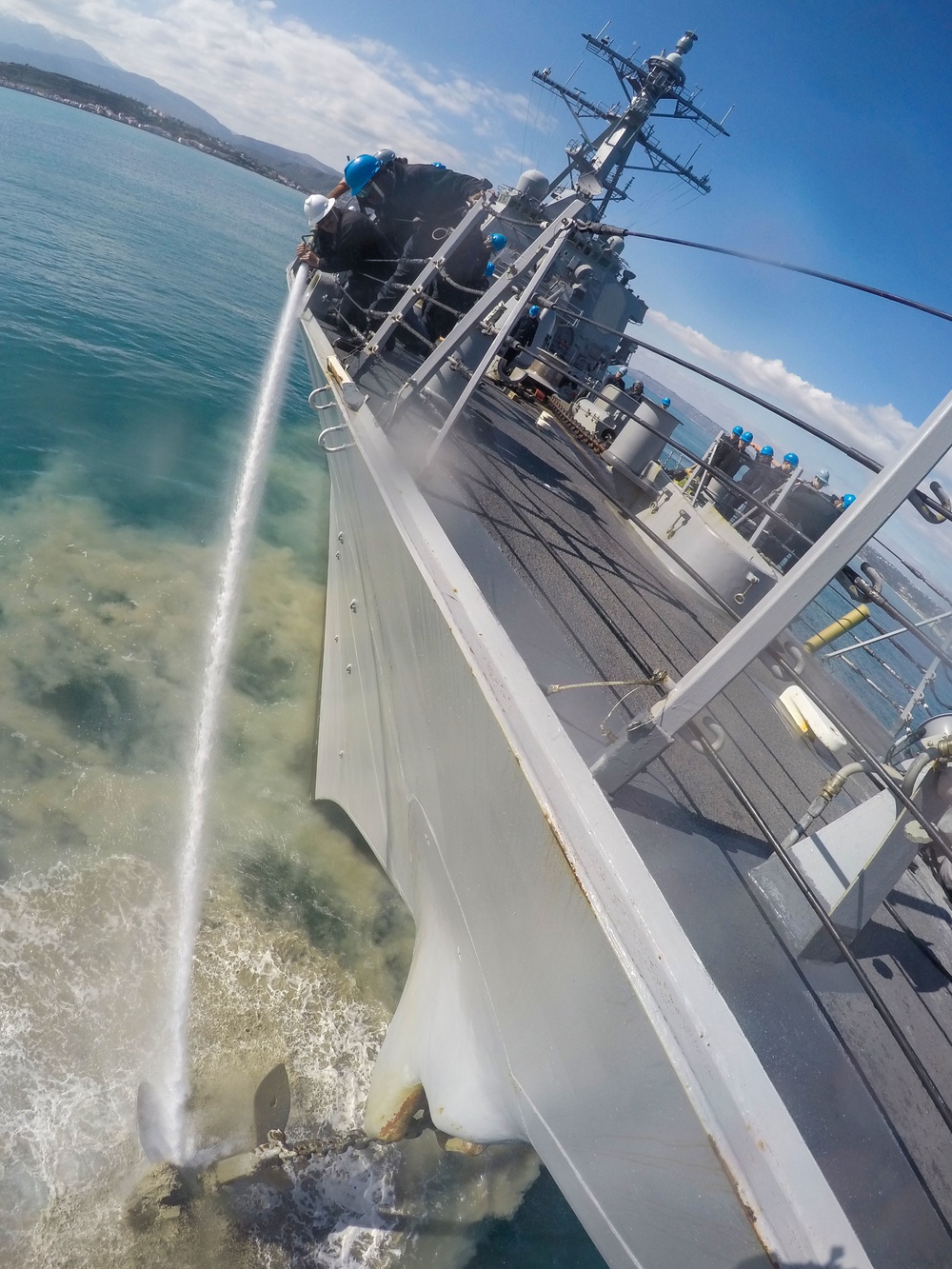 DVIDS - Images - Anchorage operations aboard USS Carney [Image 3 of 3]