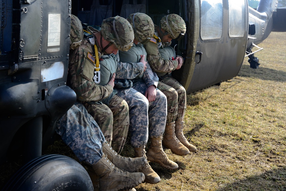 DVIDS - Images - 173rd AB 4-319 AFAR UH-60 Black Hawk airborne ...