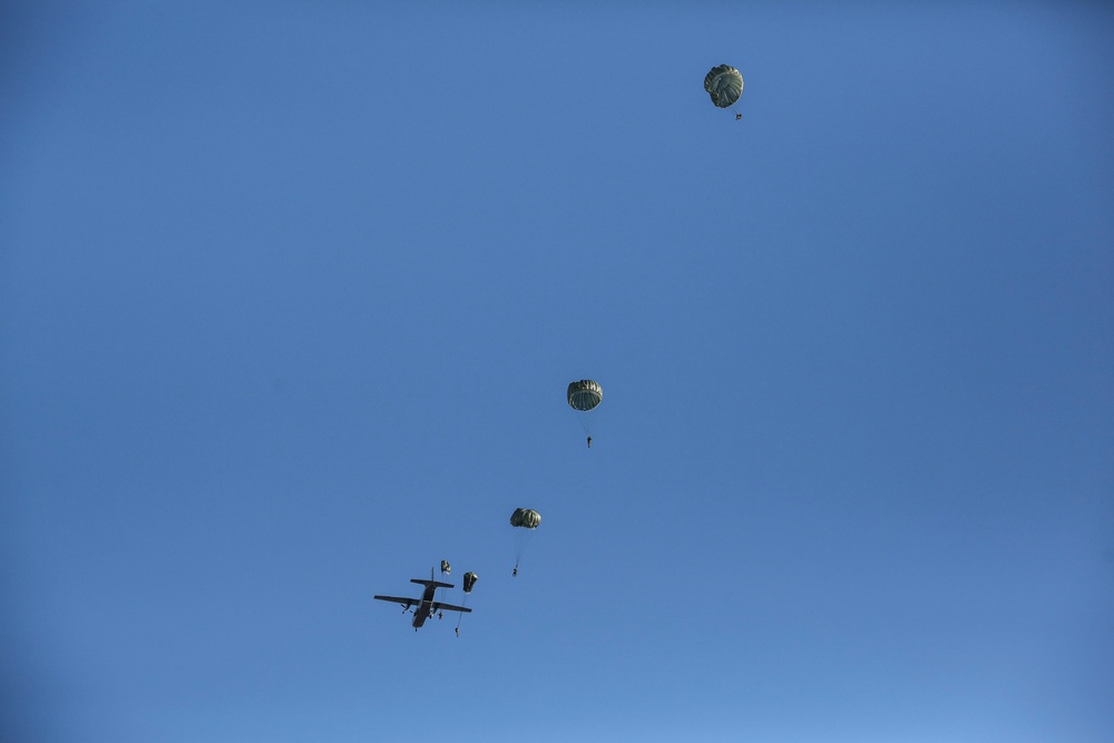 DVIDS - Images - 2nd Recon conducts para-ops, tandem jumps [Image 8 of 8]