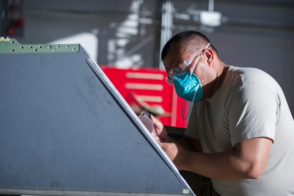 DVIDS - Images - Phase Team keeps Falcons flying [Image 13 of 16]