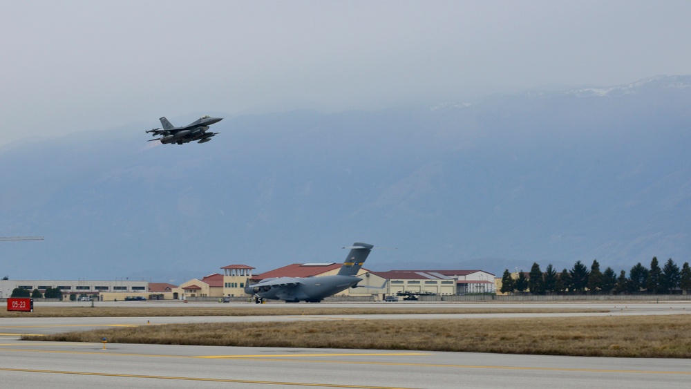 DVIDS - Images - Aviano Airmen, F-16s arrive for Exercise Cold Response 16 DVIDS - Images - Aviano Airmen, F-16s arrive for Exercise Cold Response 16