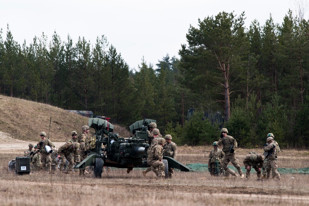 DVIDS - Images - 4-319th AFAR, 173rd AB, Howitzer and personel drop ...