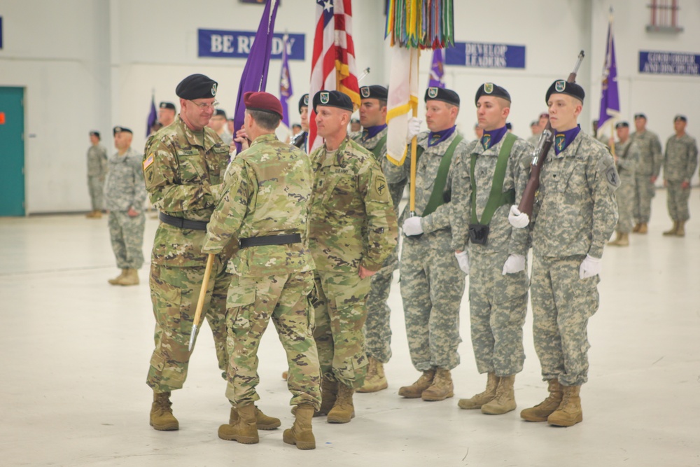 DVIDS - Images - 350th Civil Affairs Command welcomes new commander ...