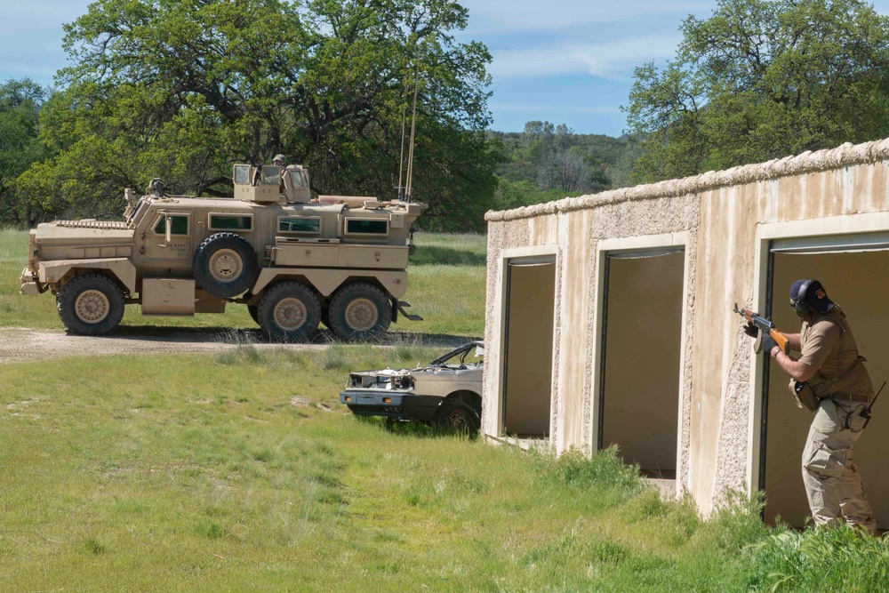 DVIDS - Images - NMCB 5 completes convoy security training [Image 1 of 11]