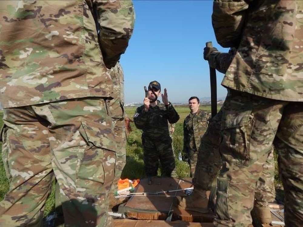 DVIDS - News - 5th QM and Greek riggers train on Airdrop Ops in ...