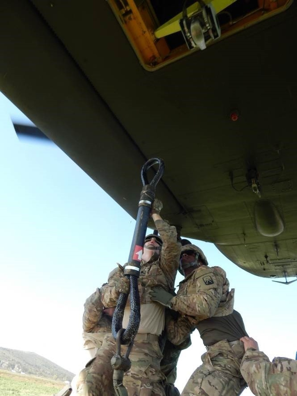 DVIDS - News - 5th QM and Greek riggers train on Airdrop Ops in ...