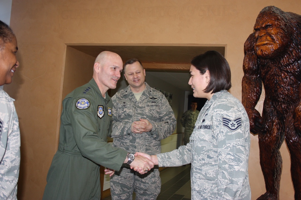 DVIDS - Images - AMC commander presents commander's coin to a top WADS ...