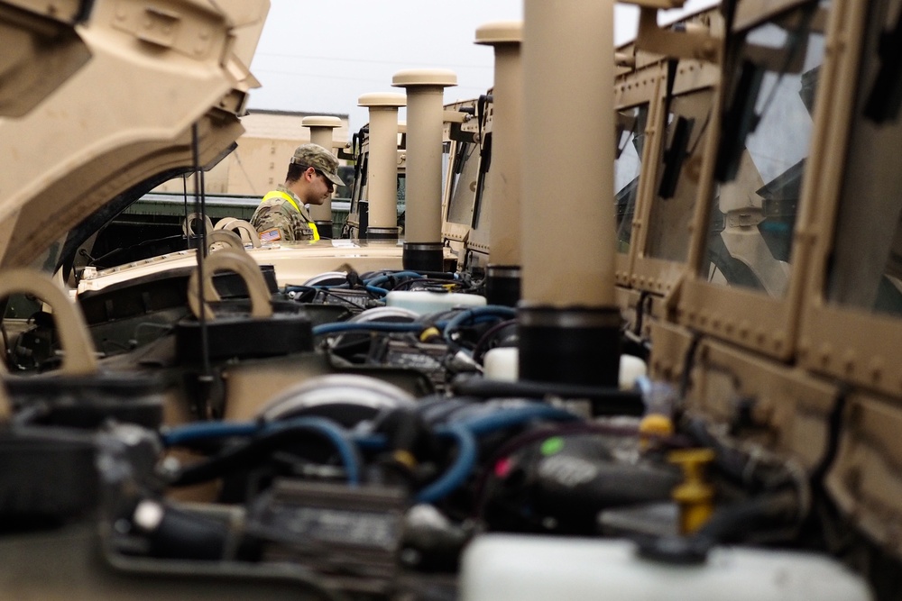 DVIDS - Images - Alaska Soldiers perform command maintenance [Image 11 ...