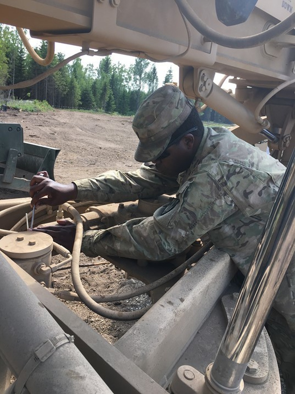 DVIDS - News - 902nd Engineer Construction Company Mechanics Support ...
