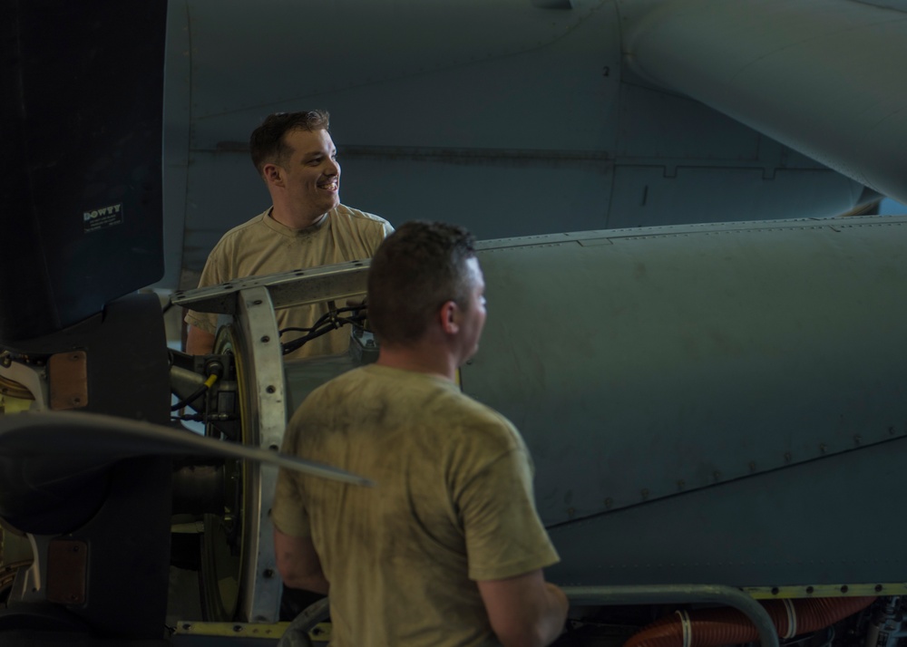 DVIDS - Images - 455th EAMXS keeps Bagram in flight [Image 3 of 7]