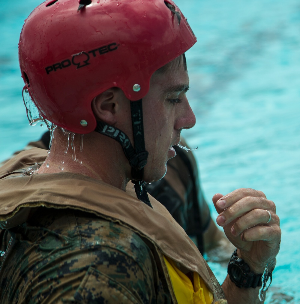 DVIDS - Images - RIMPAC 16: Shallow Water Egress Training [Image 3 of 4]