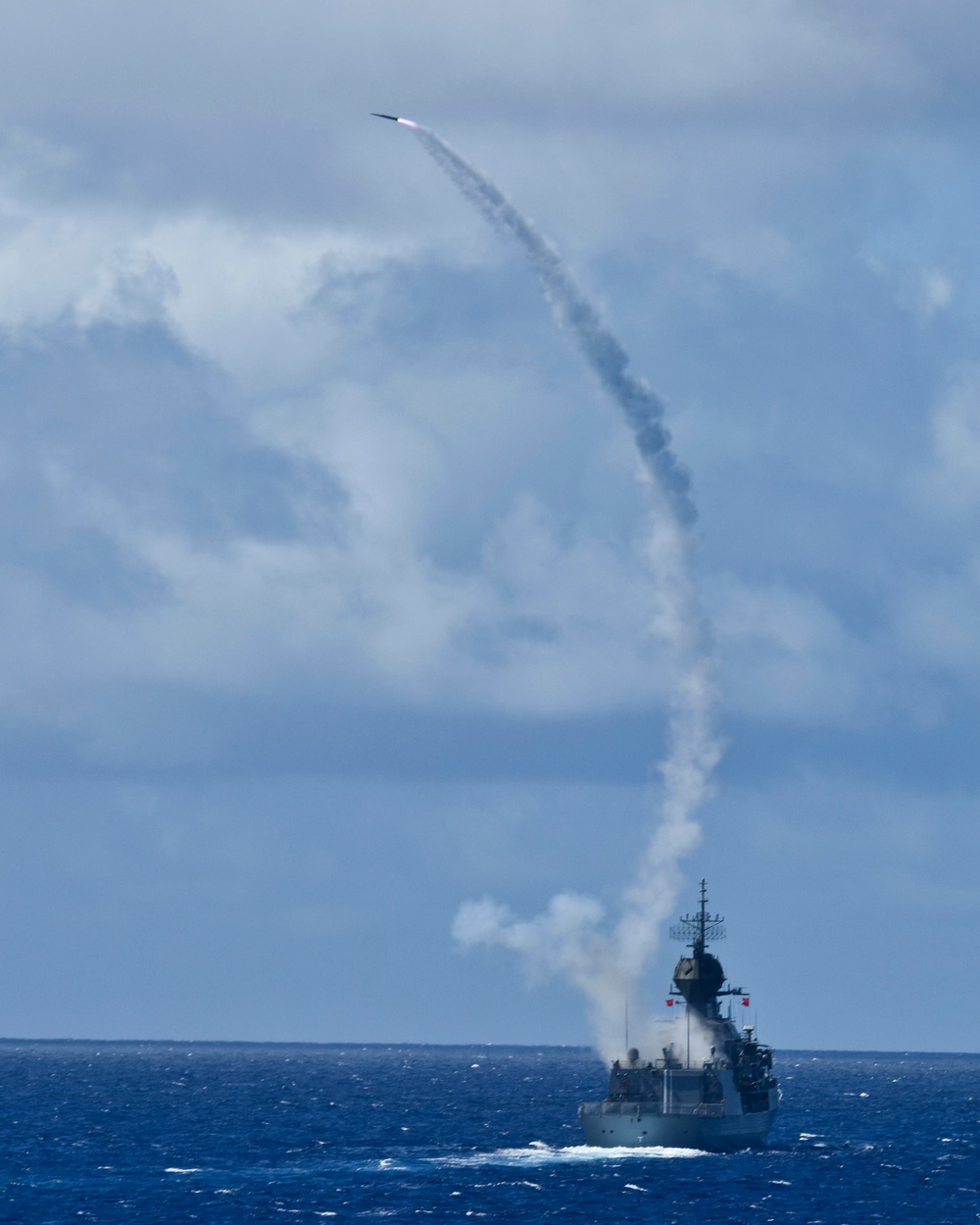 DVIDS - Images - Australian and US Ships launch missiles for a live ...