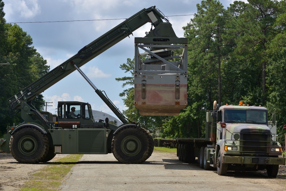 DVIDS - Images - Soldiers practice heavy cargo loading skills [Image 2 ...