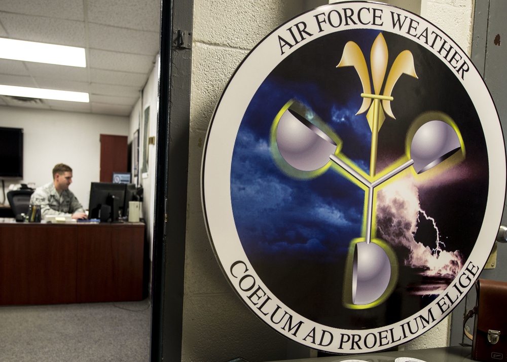 DVIDS - Images - Eyes on the radar: Eustis weather Airmen watch Army ...