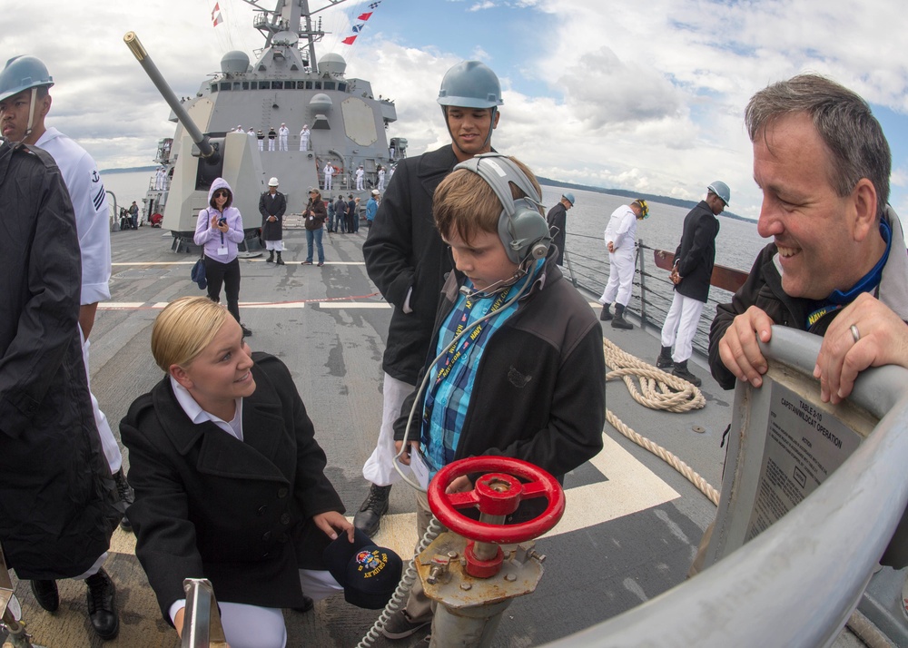 DVIDS - Images - Ships Arrive In Seattle for Seafair Fleet Week [Image ...