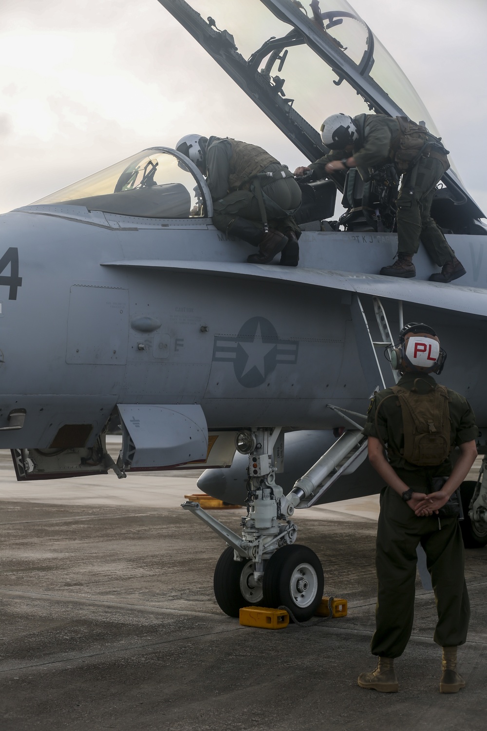 DVIDS - Images - Valiant Shield 16: Rear Adm. Hurley visits Marines ...