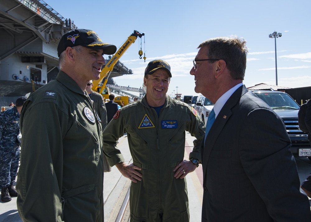 DVIDS - Images - SecDef Visit [Image 1 of 3]