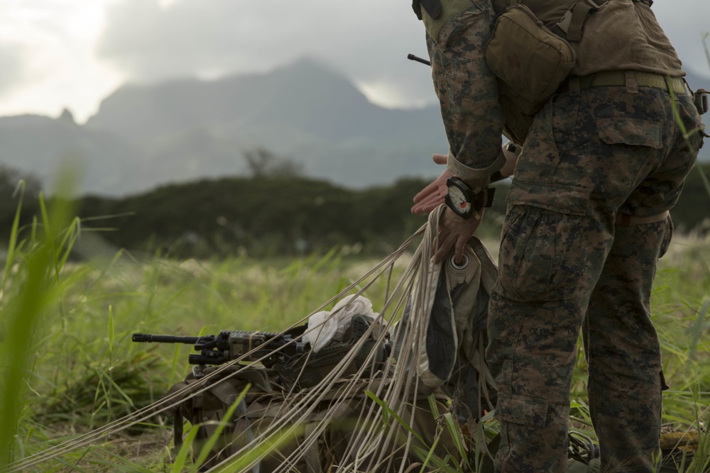 DVIDS - Images - PHIBLEX 33: Parachuting on Basa Air Base [Image 4 of 6]