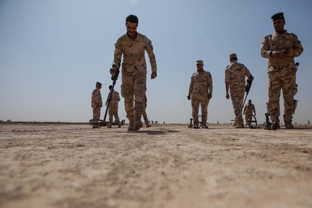DVIDS - Images - Iraqi soldiers start Combat Engineer Task Training ...