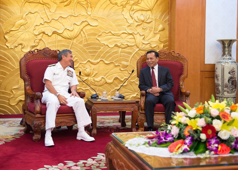 DVIDS - Images - Commander of United States Pacific Command Visits ...