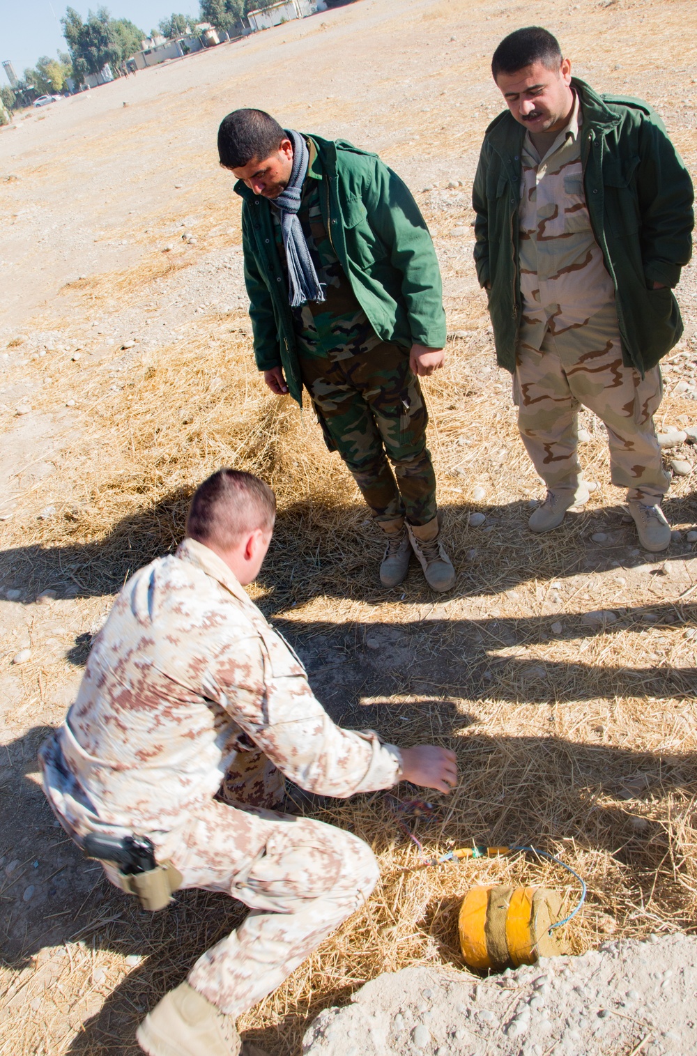 DVIDS - Images - Peshmerga soldiers learn to defeat IED’s [Image 5 of 6]