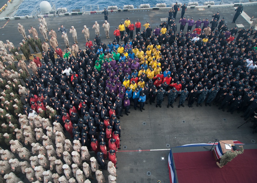 DVIDS - Images - VCNO Visits Makin Island [Image 1 of 2]