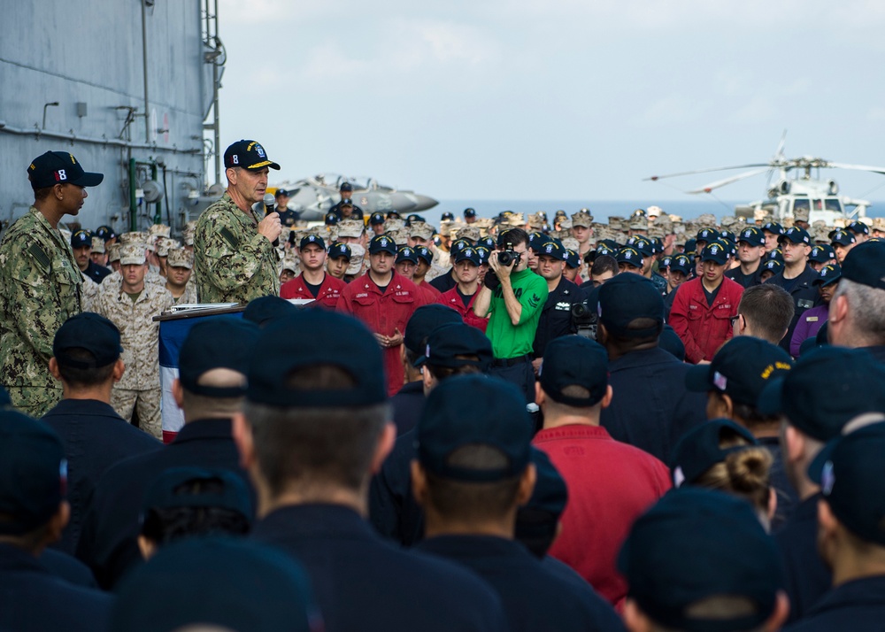 DVIDS - Images - VCNO Visits Makin Island [Image 2 of 2]