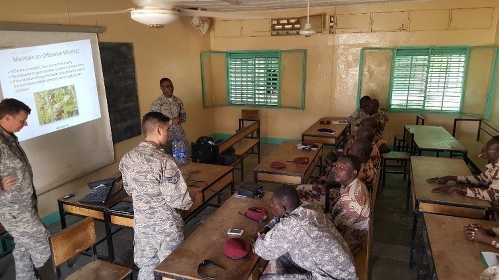 DVIDS - Images - Joint team conducts C-IED training in Chad [Image 2 of 5]