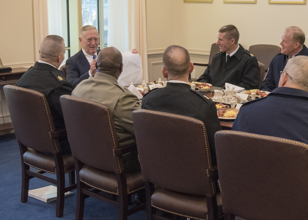 DVIDS - Images - SECDEF Meets With Senior Enlisted Leaders [Image 1 of 7]