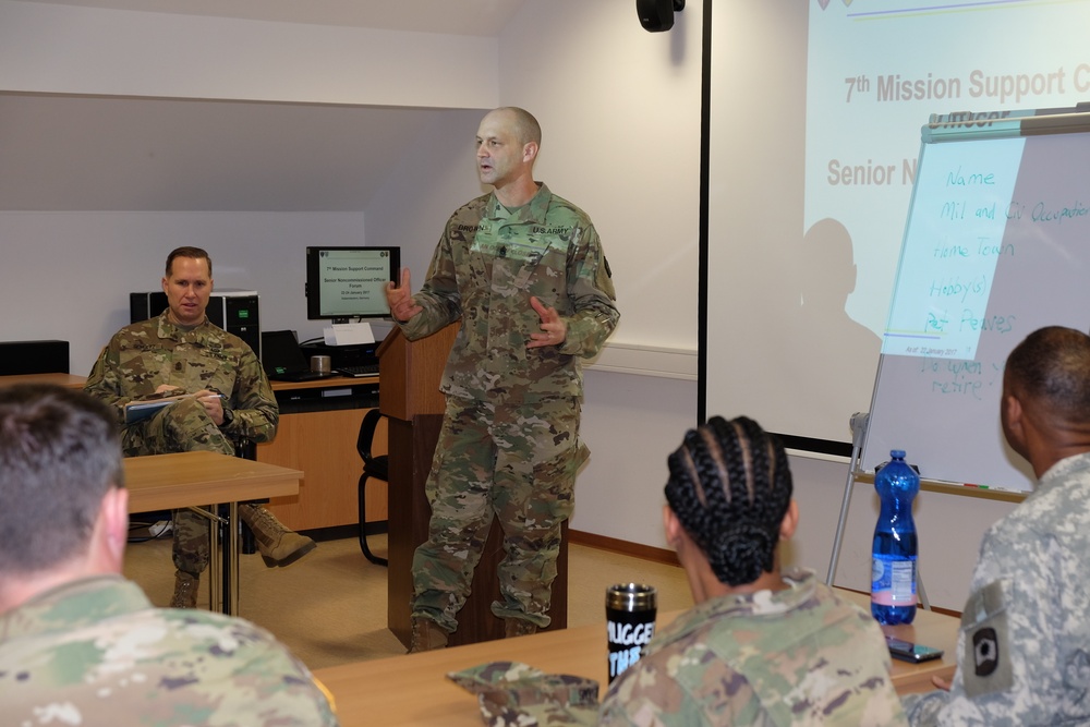 DVIDS - News - 7th MSC CSM hosts senior enlisted leadership forum