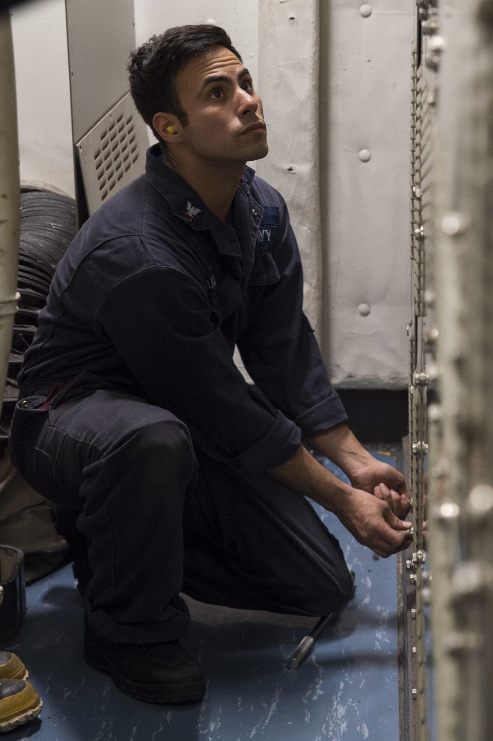 DVIDS - Images - USS Bonhomme Richard (LHD 6) Electrician's Mates ...