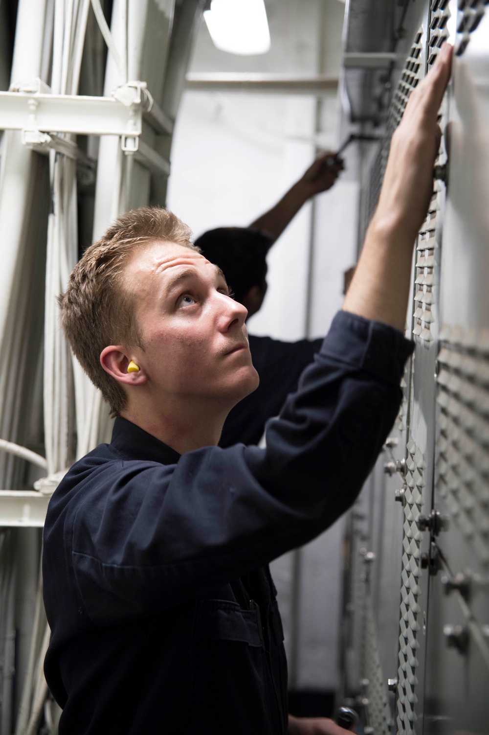 DVIDS - Images - USS Bonhomme Richard (LHD 6) Electrician's Mates ...